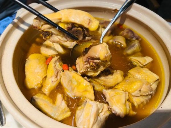 花雕鸡是哪里的菜_花雕鸡属于哪个菜系-第1张图片-山城妙识