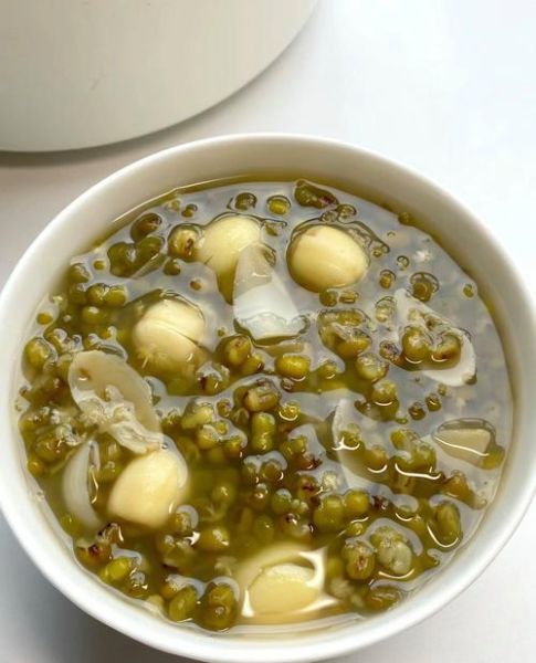 绿豆糖水煮多久_绿豆糖水要煮多久才软烂-第1张图片-山城妙识 绿豆糖水煮多久_绿豆糖水要煮多久才软烂-第1张图片-山城妙识