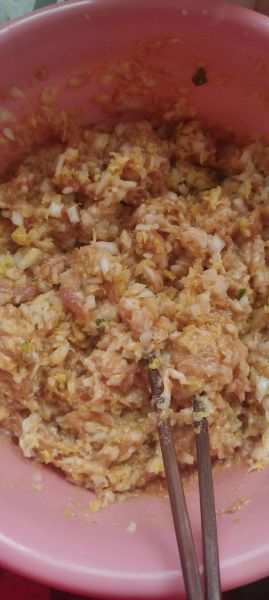 圆白菜饺子馅怎么做_圆白菜饺子馅需要焯水吗-第3张图片-山城妙识