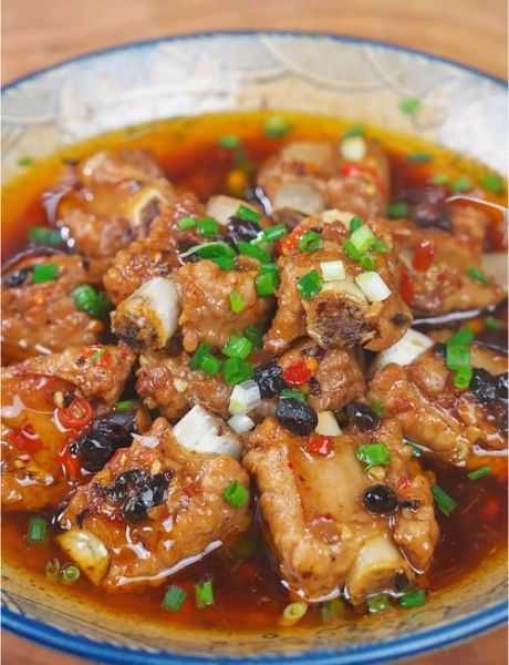 蒸腊排骨怎么做好吃_蒸腊排骨的做法大全集-第1张图片-山城妙识