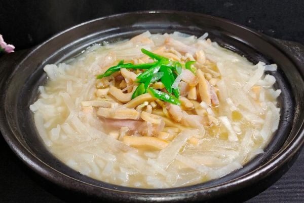 炒干鱿鱼丝怎么做好吃_干鱿鱼丝的家常做法-第1张图片-山城妙识