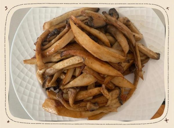 素炒鸡腿菇怎么炒好吃_家常做法步骤详解-第2张图片-山城妙识