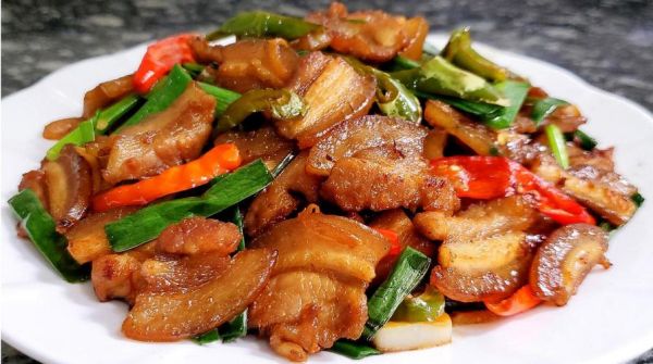 回锅肉配菜有哪些_回锅肉配菜怎么选-第2张图片-山城妙识