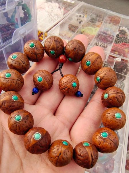 凤眼菩提怎么盘_凤眼菩提盘玩多久能包浆-第2张图片-山城妙识