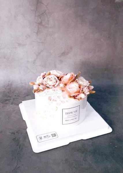 韩式简约蛋糕图片大全_如何挑选高颜值款式-第1张图片-山城妙识