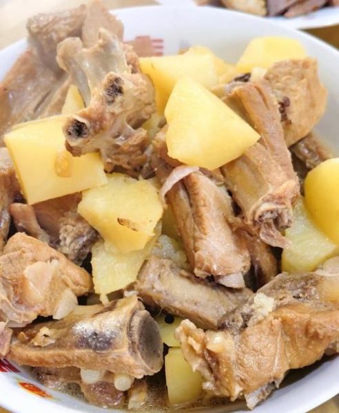 清炖排骨的家常做法步骤_清炖排骨怎么炖才好吃-第1张图片-山城妙识