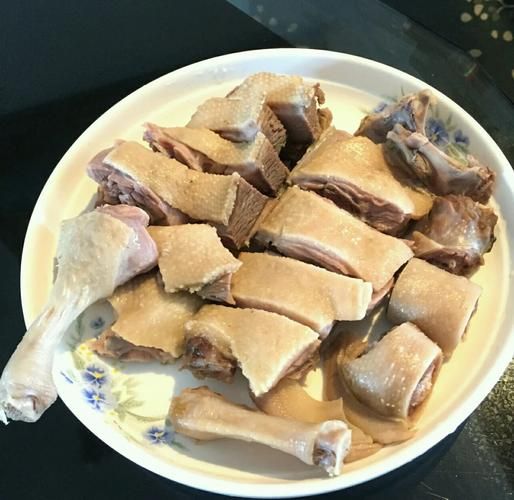 白切鸭怎么做才好吃_白切鸭的配料有哪些-第1张图片-山城妙识