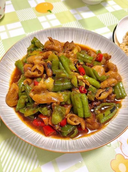 红烧肥肠怎么做好吃_红烧肥肠的家常做法-第3张图片-山城妙识