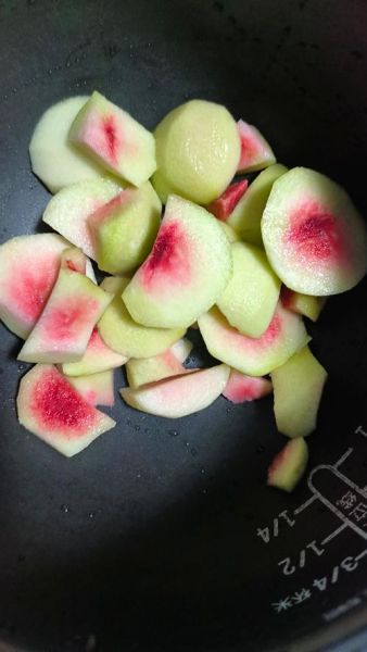 煮桃子怎么做_煮桃子有什么功效-第2张图片-山城妙识