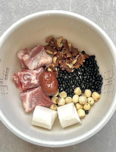 核桃炖汤的做法大全_核桃汤怎么炖最补脑-第1张图片-山城妙识