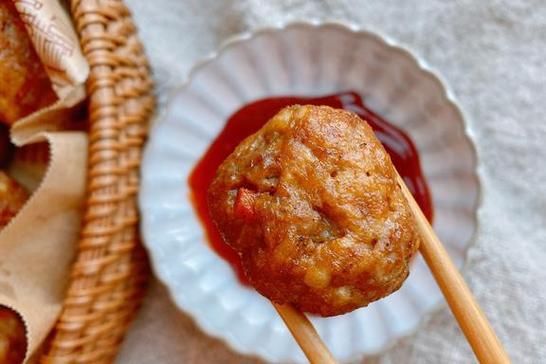 炸豆腐丸子放面粉还是淀粉_口感差异大吗-第2张图片-山城妙识