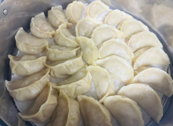 蒸饺怎么和面才软_蒸饺用什么面粉好-第1张图片-山城妙识