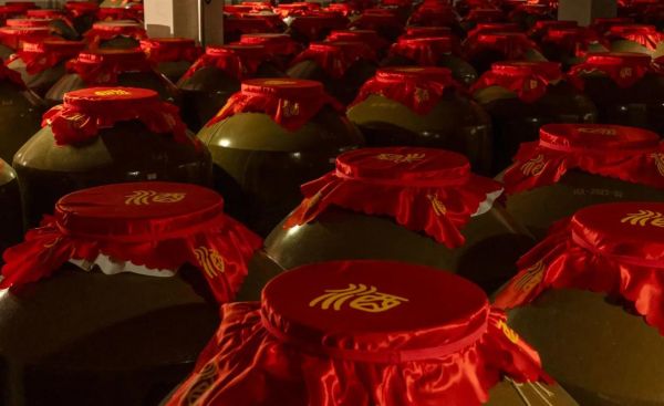 坛子酒怎么打开_坛装酒开启方法-第1张图片-山城妙识