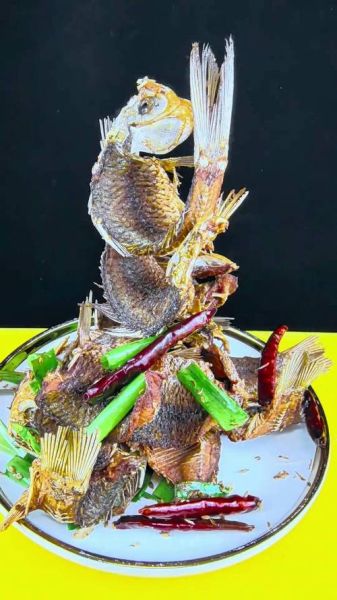 干炸鲫鱼刺怎么炸酥_鲫鱼刺炸酥技巧-第1张图片-山城妙识