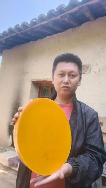 蜂蜡是什么样子的_蜂蜡图片特征-第1张图片-山城妙识