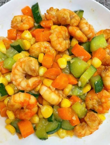 三色炒虾仁怎么炒才嫩_三色炒虾仁做法窍门-第2张图片-山城妙识