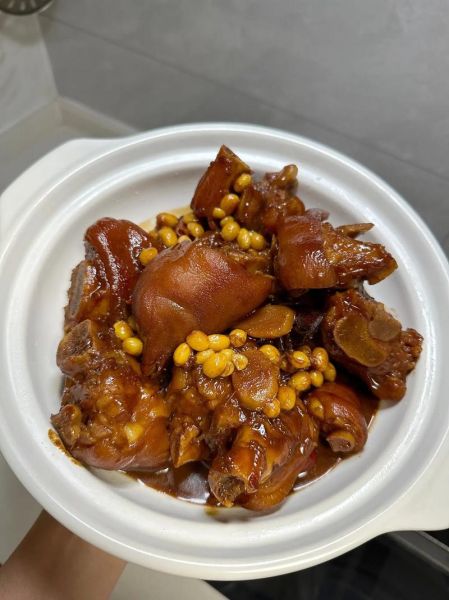 猪肘子炖汤怎么炖才好吃_猪肘子炖汤的做法大全-第2张图片-山城妙识