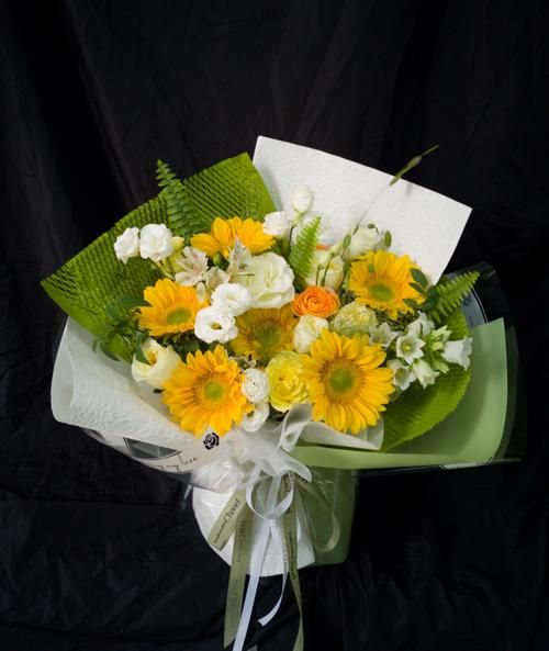 向日葵花束适合送什么人_向日葵花束花语是什么-第3张图片-山城妙识 向日葵花束适合送什么人_向日葵花束花语是什么-第3张图片-山城妙识