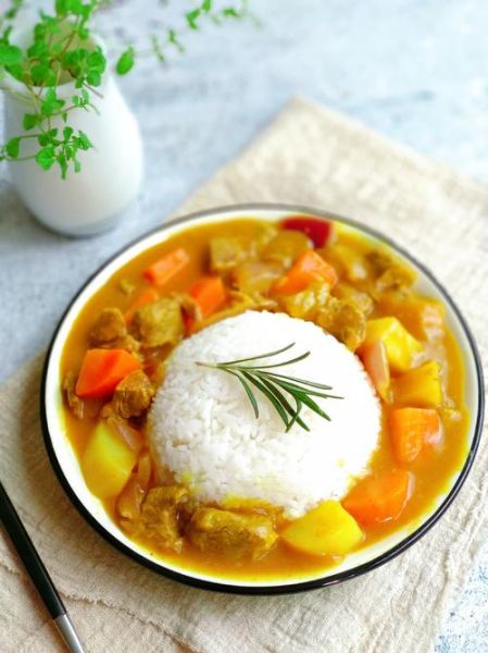 咖喱牛肉饭怎么做_咖喱牛肉饭需要哪些材料-第2张图片-山城妙识