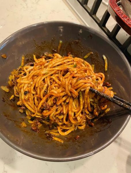 北京炸酱怎么做_炸酱面酱怎么熬才香-第1张图片-山城妙识