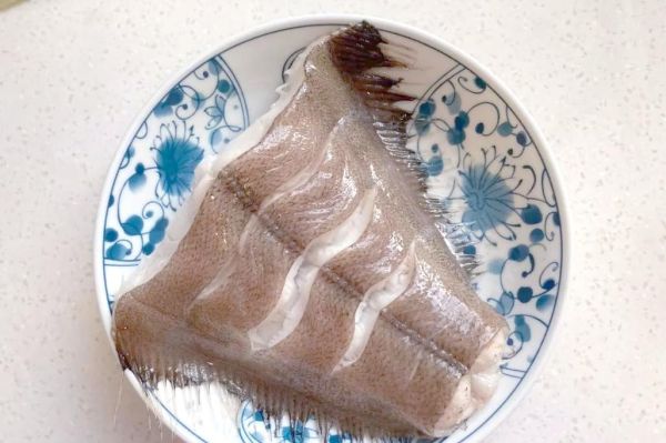 清蒸鸦片鱼身怎么做_清蒸鸦片鱼蒸多久才嫩-第1张图片-山城妙识