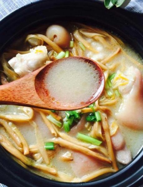 干黄花菜烧汤的做法_干黄花菜烧汤需要焯水吗-第1张图片-山城妙识