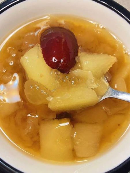 冰糖雪梨茶怎么做_冰糖雪梨茶的功效与禁忌-第3张图片-山城妙识