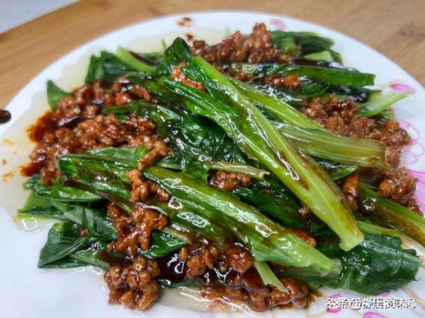 肉炒油麦菜怎么做_油麦菜炒肉要不要焯水-第1张图片-山城妙识 肉炒油麦菜怎么做_油麦菜炒肉要不要焯水-第1张图片-山城妙识