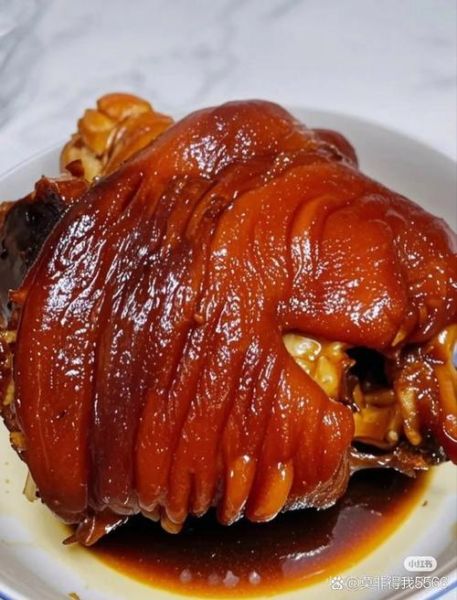 卤猪肘子怎么做才好吃_卤猪肘子最正宗的做法窍门-第2张图片-山城妙识