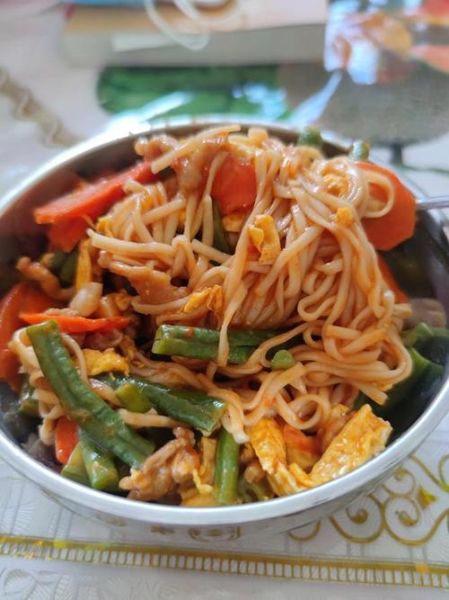 豆角西红柿焖面怎么做_豆角焖面用干面还是湿面-第1张图片-山城妙识