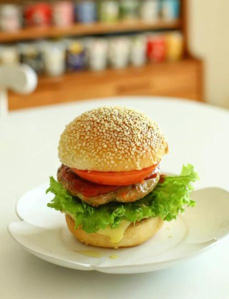 自制汉堡包的做法_汉堡肉饼怎么煎才嫩-第1张图片-山城妙识