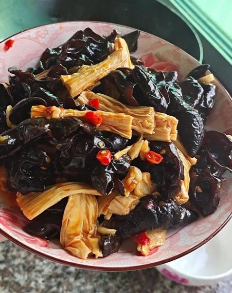 腐竹炒木耳怎么炒好吃_腐竹炒木耳需要焯水吗-第2张图片-山城妙识