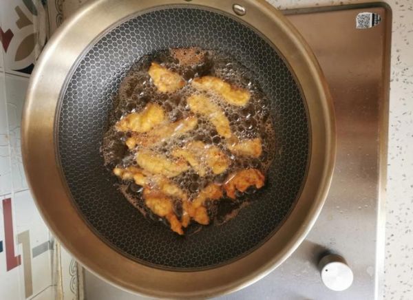 干炸里脊糊怎么调_干炸里脊用什么粉-第3张图片-山城妙识