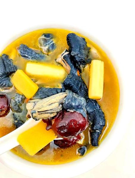 怀孕鸡汤怎么炖好喝又营养_孕妇鸡汤放什么料最好-第2张图片-山城妙识