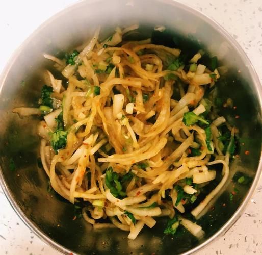 白萝卜凉菜怎么做_白萝卜凉菜的做法大全-第3张图片-山城妙识