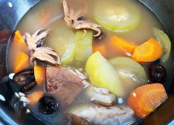 节瓜鱼尾汤的做法_节瓜鱼尾汤有什么功效-第3张图片-山城妙识