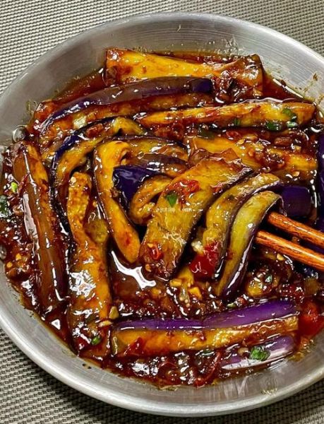 酱烧茄子盖饭怎么做_茄子盖饭热量高吗-第1张图片-山城妙识