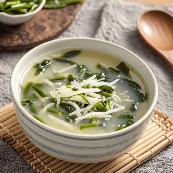 莼菜的营养价值_莼菜怎么做好吃-第1张图片-山城妙识