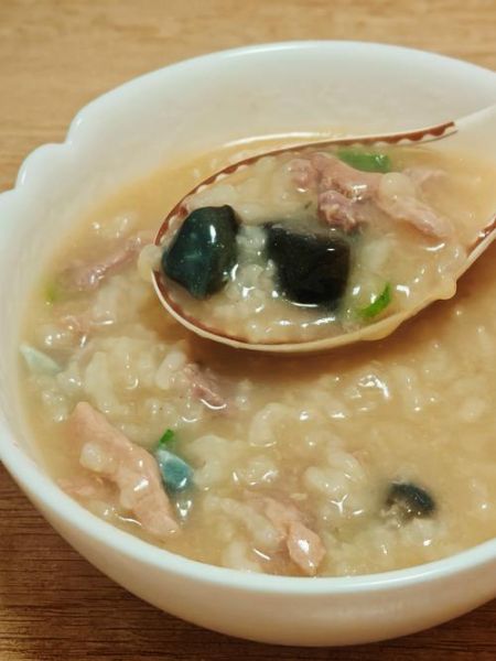 电饭煲皮蛋粥怎么做_皮蛋粥要煮多久才软糯-第1张图片-山城妙识