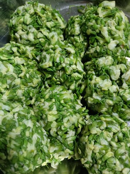 槐花配什么菜包饺子好吃_槐花饺子馅怎么调-第2张图片-山城妙识