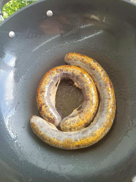 猪血肠热量高吗_猪血肠补血效果怎么样-第1张图片-山城妙识