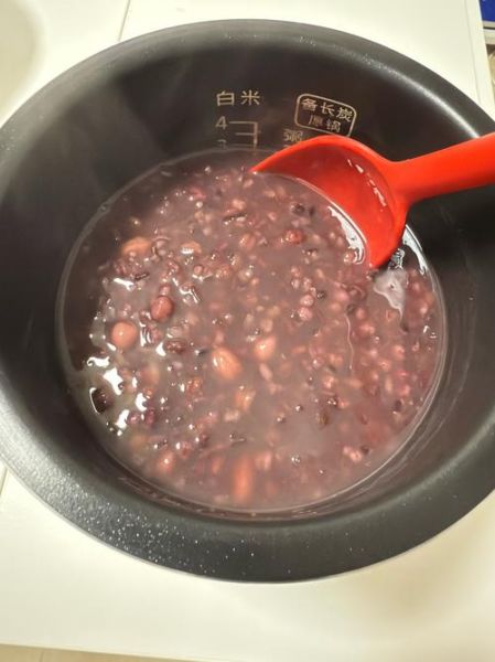 电饭锅腊八粥怎么做_腊八粥用电饭锅煮多久-第1张图片-山城妙识