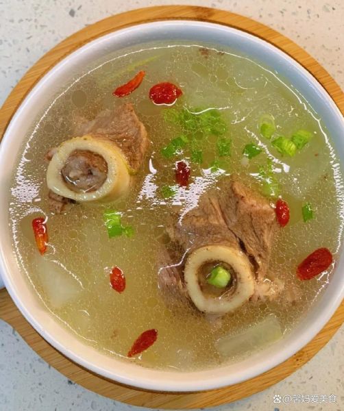 羊腿骨头汤怎么炖不膻_羊腿骨头汤的做法步骤-第1张图片-山城妙识 羊腿骨头汤怎么炖不膻_羊腿骨头汤的做法步骤-第1张图片-山城妙识