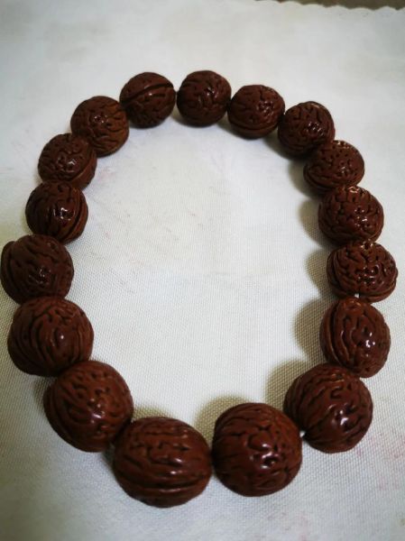 山核桃手串怎么盘_山核桃手串真假鉴别-第1张图片-山城妙识