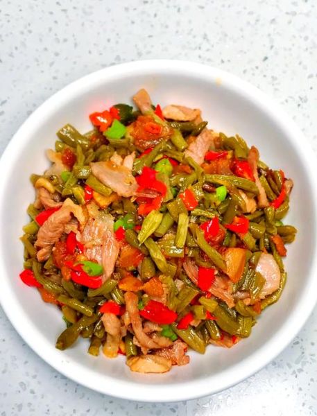 酸豇豆炒肉怎么炒才脆_酸豇豆炒肉用焯水吗-第1张图片-山城妙识 酸豇豆炒肉怎么炒才脆_酸豇豆炒肉用焯水吗-第1张图片-山城妙识