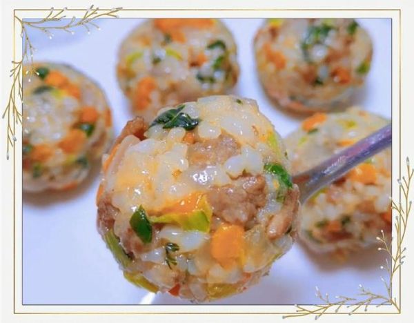 最简单的饭团怎么做_饭团需要哪些材料-第1张图片-山城妙识 最简单的饭团怎么做_饭团需要哪些材料-第1张图片-山城妙识