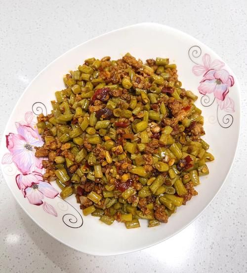 肉末酸豆角怎么做_肉末酸豆角热量高吗-第1张图片-山城妙识
