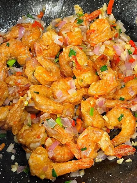 椒盐香酥虾家常做法_怎么做外酥里嫩-第1张图片-山城妙识