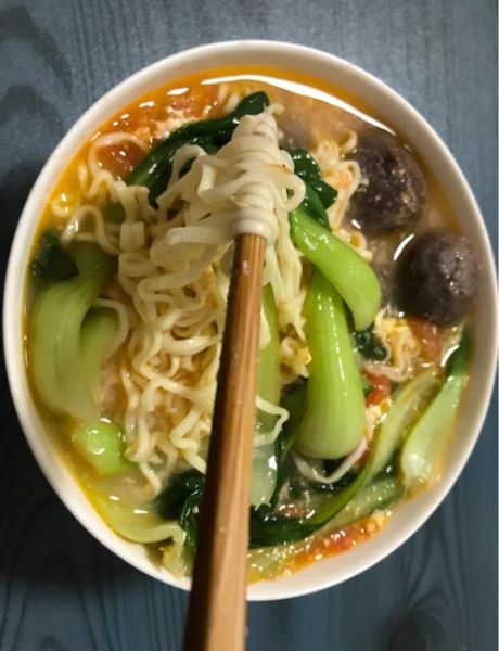 西红柿鸡蛋青菜面怎么做_西红柿鸡蛋青菜面热量高吗-第1张图片-山城妙识