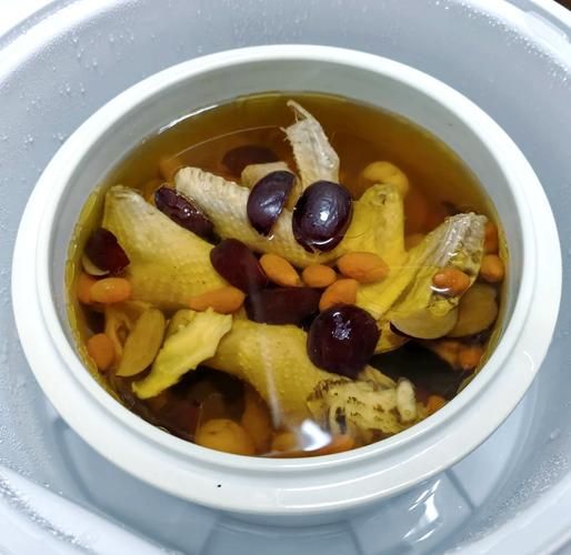 夏天煲鸽子汤放什么材料_鸽子汤清热去火食材-第3张图片-山城妙识